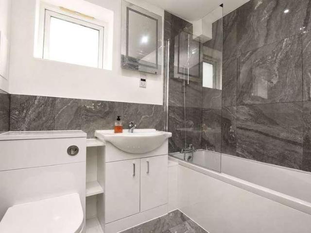 2 bed flat to rent