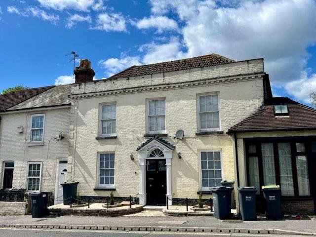 2 bed flat to rent