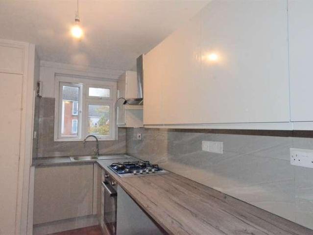 2 bed flat to rent