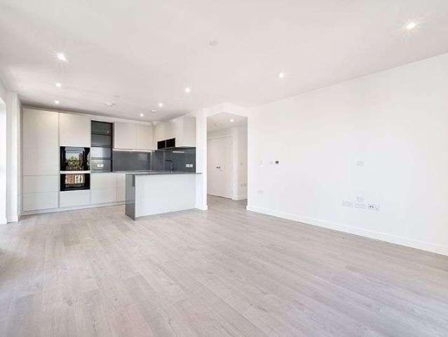 2 bed flat to rent
