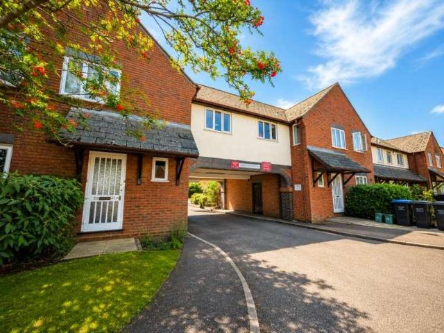 2 bed flat to rent