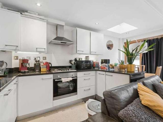2 bed flat to rent