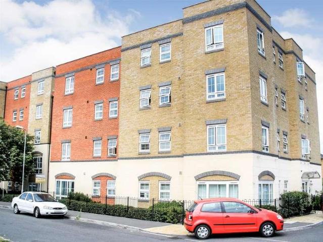 2 bed flat to rent
