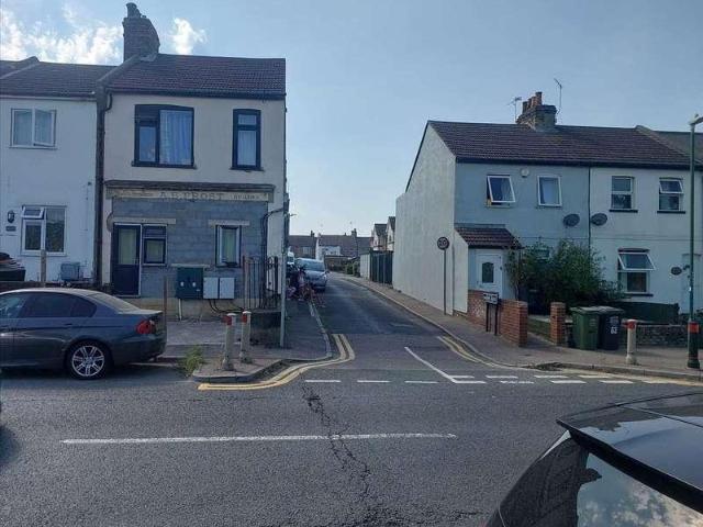 2 bed flat to rent