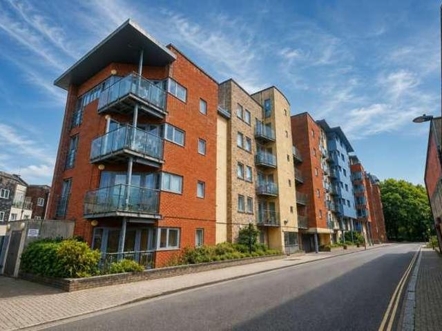2 bed flat to rent