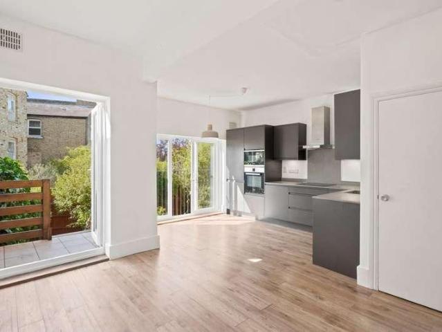 2 bed flat to rent