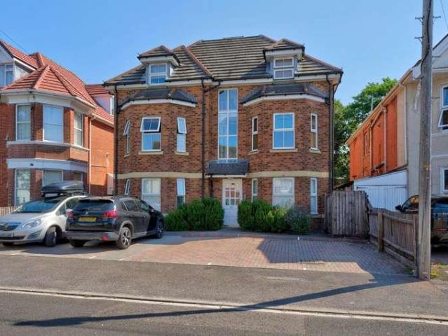 2 bed flat to rent