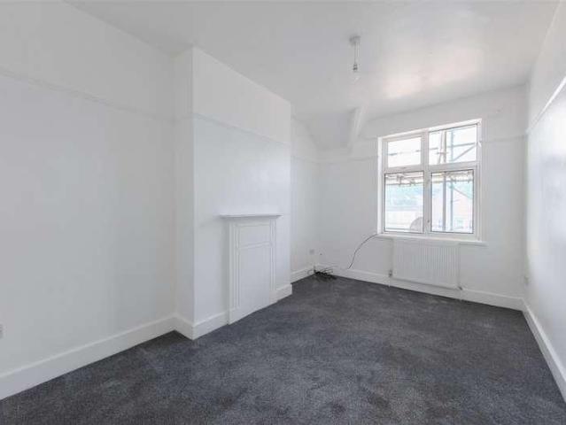 2 bed flat to rent