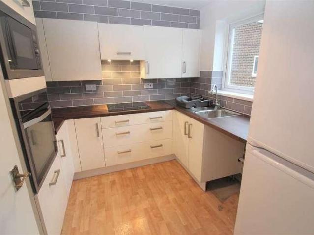 2 bed flat to rent