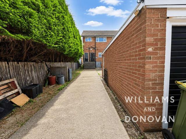 2 bed flat to rent