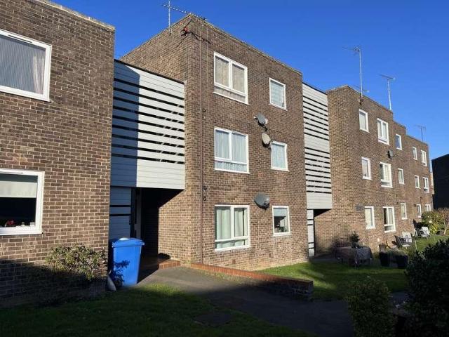 2 bed flat to rent