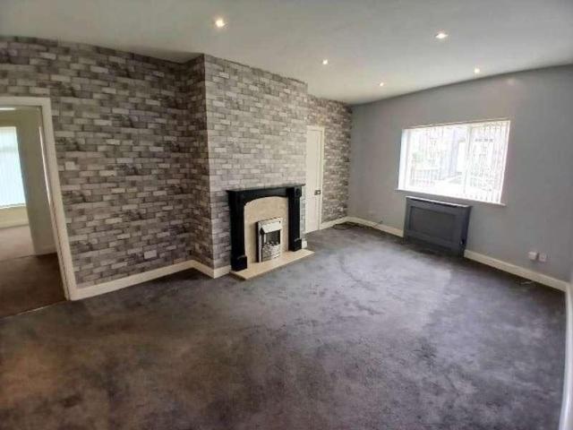 2 bed flat to rent