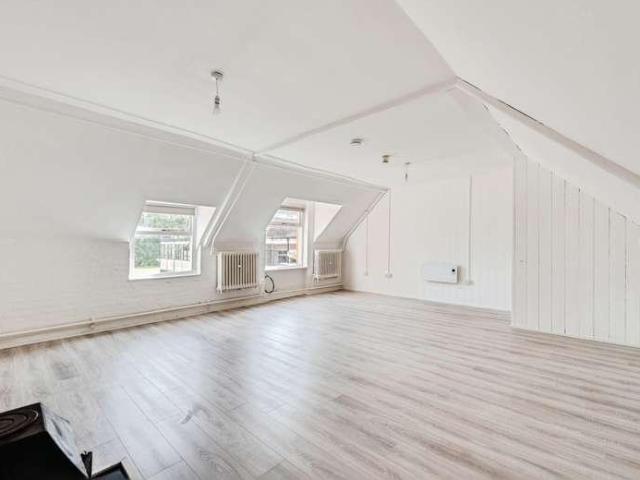 2 bed flat to rent
