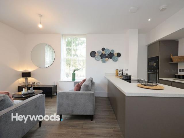 2 bed flat to rent in 26 Cressing Place, Keele, ST5