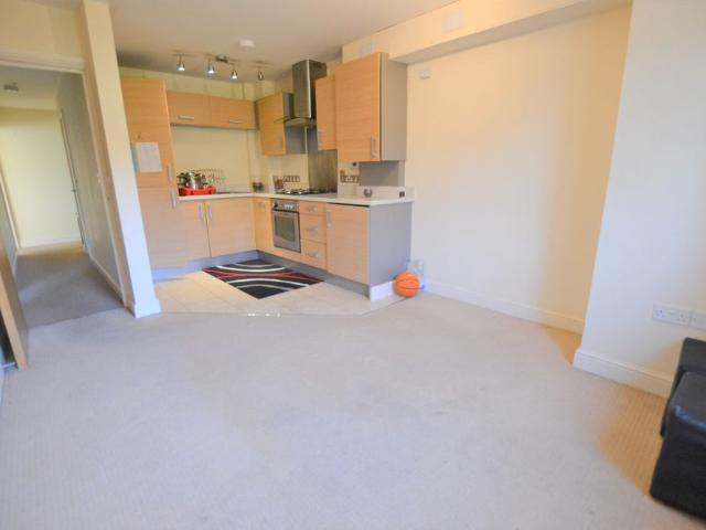 2 bed flat to rent in 6 The Waves, BH5 1AA
