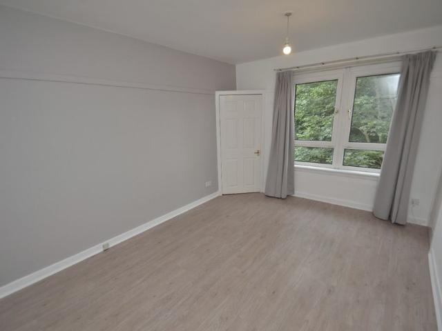 2 bed flat to rent in Corkerhill Road, Glasgow, G52