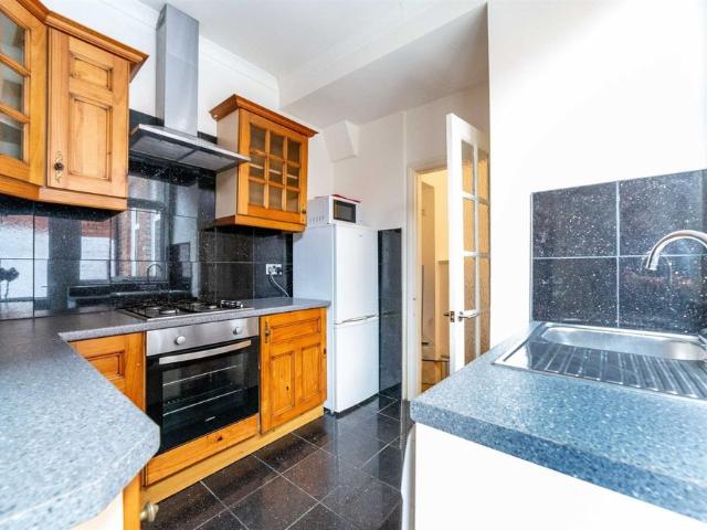 2 bed flat to rent in Cavendish Road, Newcastle Upon Tyne, NE2