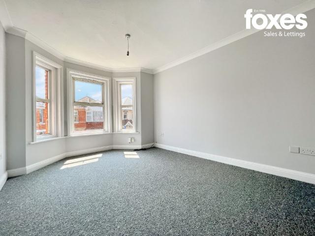 2 bed flat to rent in Cardigan Road, Bournemouth, Dorset, BH9 1BB
