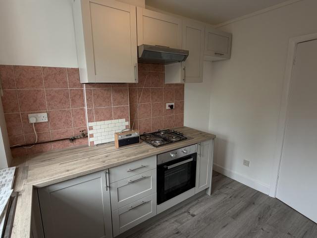 2 bed flat to rent in Charminster Road, Bournemouth, BH8