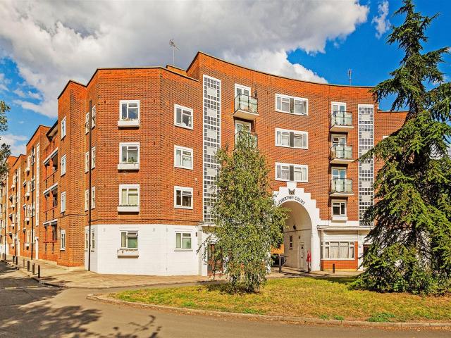 2 bed flat to rent in Chertsey Court, Mortlake, SW14 | James Anderson