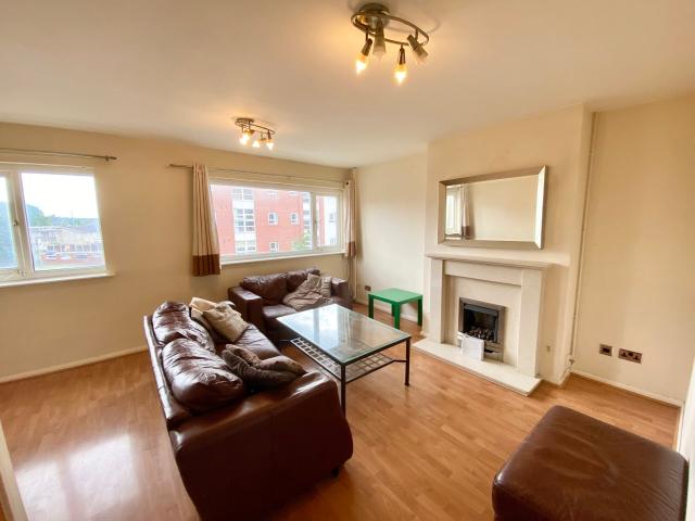 2 bed flat to rent in City Road, Manchester, M15