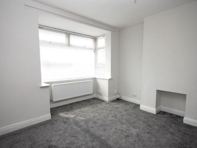 2 bed flat to rent in Clifton Terrace, South Shields, NE33