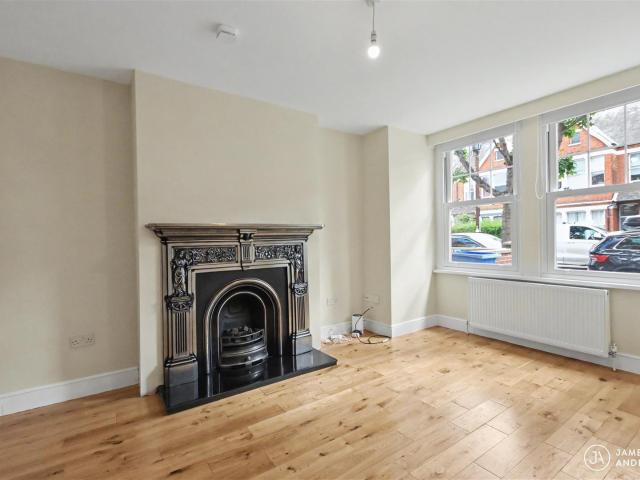 2 bed flat to rent in Ashleigh Road, Mortlake, SW14 | James Anderson