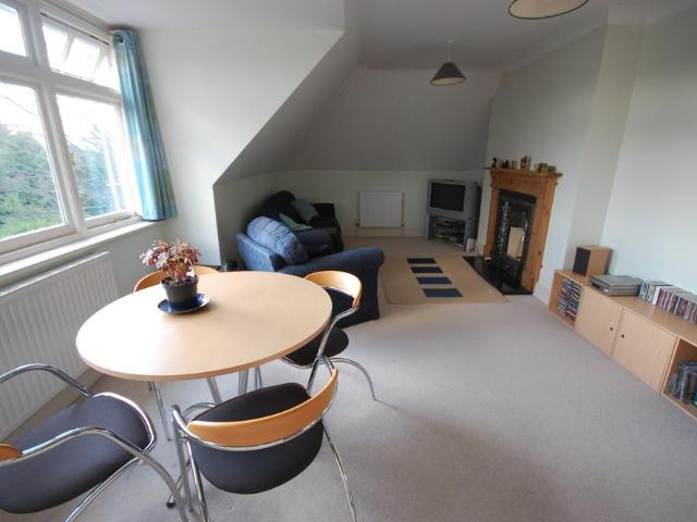 2 bed flat to rent in Beechey Road, Bournemouth, BH8