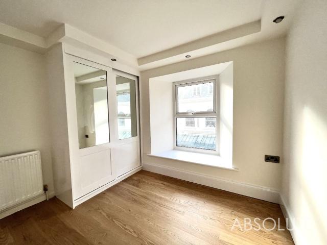 2 bed flat to rent in Braddons Hill Road West, The Old Boarding House Braddons Hill Road West, TQ1