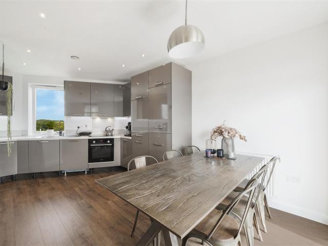 2 bed flat to rent in Brannigan Way, Edgware | Daniels Estate Agents