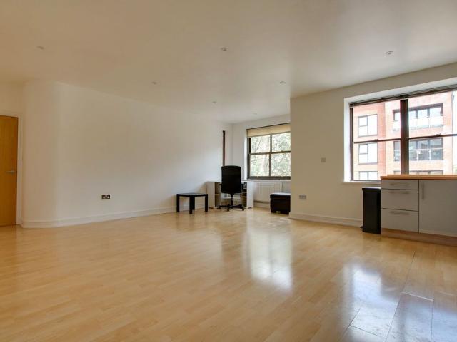 2 bed flat to rent in De Montfort Street, Princess House, LE1