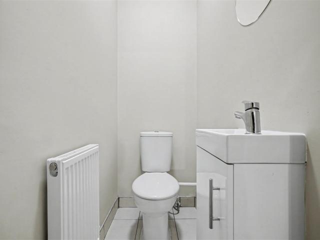 2 bed flat to rent in Derby Road, Long Eaton, Nottingham
