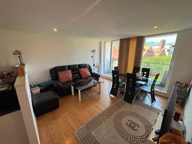 2 bed flat to rent in ebb court, 1 albert basin way, e16