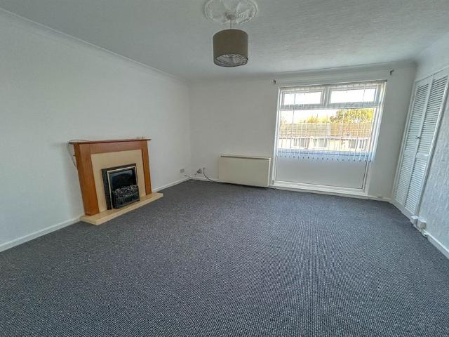 2 bed flat to rent in Edgmond Court, Ryhope, SR2