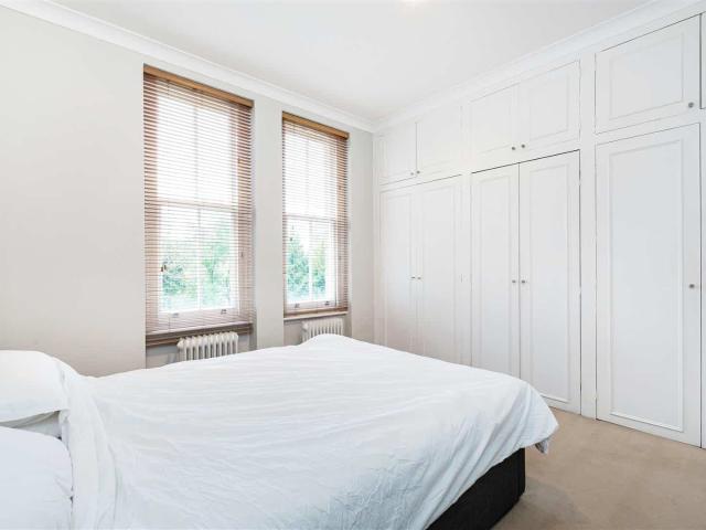 2 bed flat to rent in Elm Bank Mansions, Barnes, SW13 | James Anderson