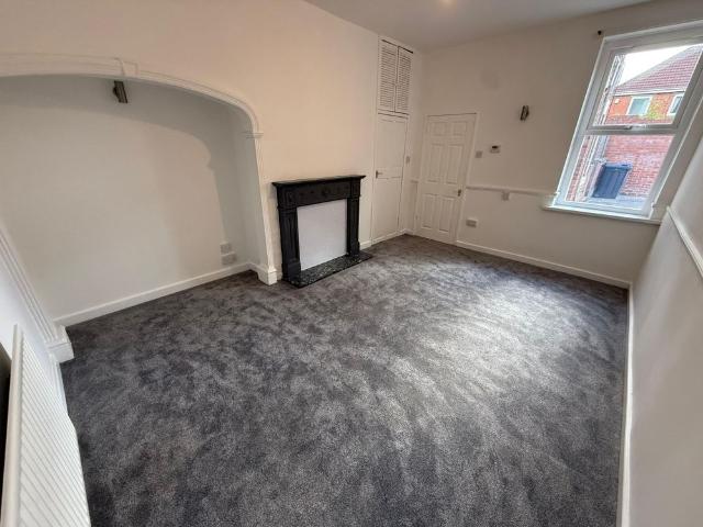 2 bed flat to rent in Faraday Grove, Gateshead, NE8