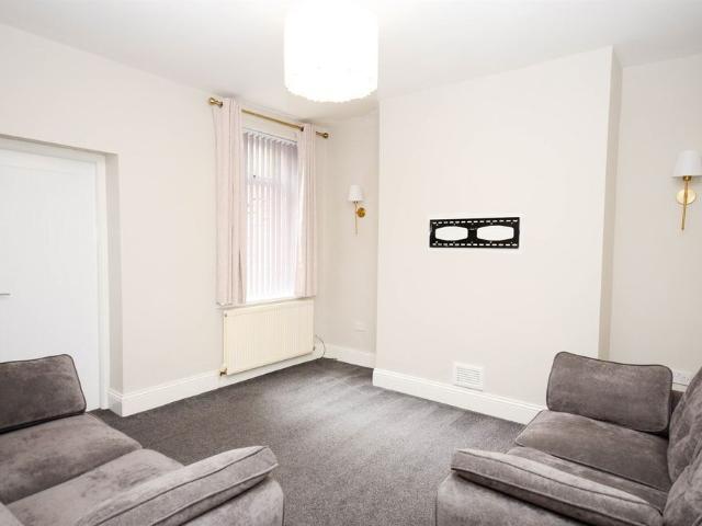 2 bed flat to rent in May Street, South Shields, NE33