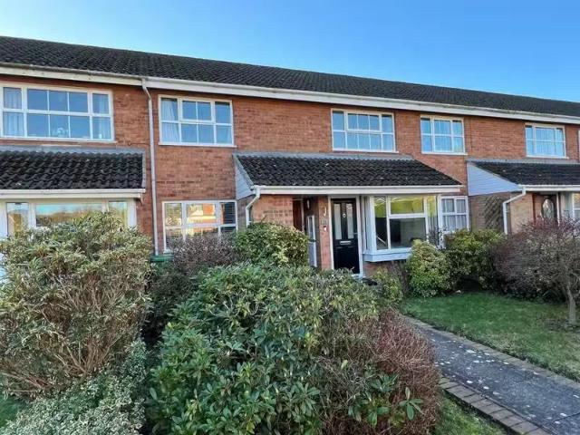 2 bed flat to rent in Mallaby Close, B90, Solihull