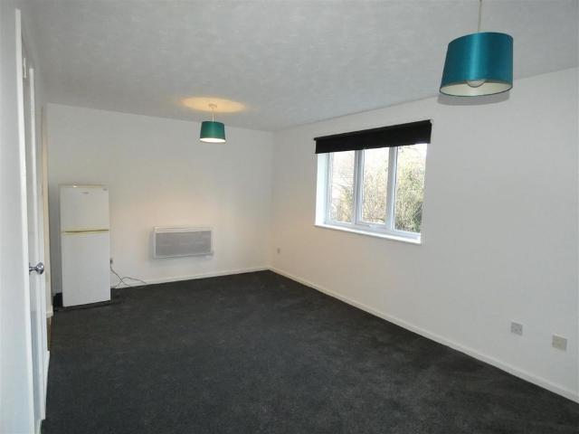 2 bed flat to rent in Marie Curie Drive, Elswick