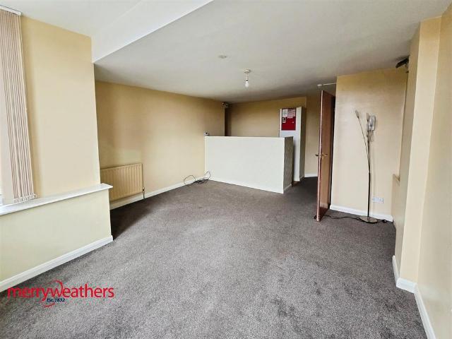 2 bed flat to rent in Millhouse Court, Dalton, Rotherham
