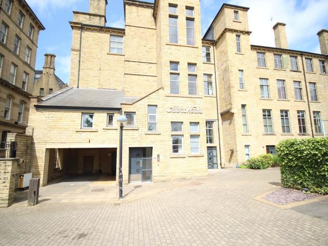2 bed flat to rent in Silens Works, City Centre, BD1