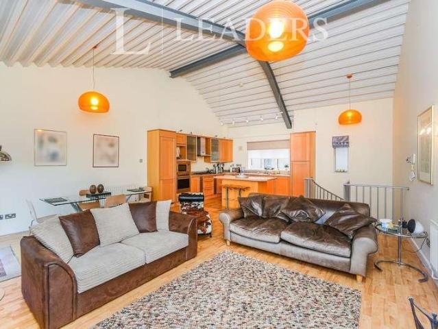 2 bed flat to rent in Portland Street, BN1, Brighton