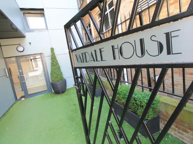 2 bed flat to rent in Post Office Road, Bournemouth, BH1