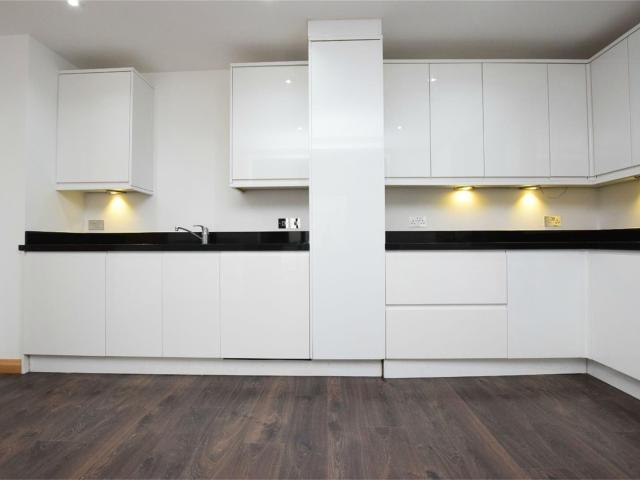 2 bed flat to rent in Pinnacle Tower, Fulton Road, Wembley | Daniels Estate Agents