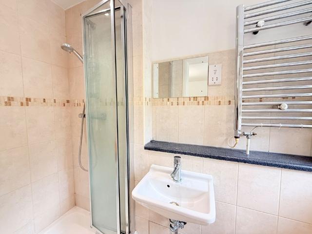 2 bed flat to rent in Priestley Road, Stevenage, Hertfordshire, SG2