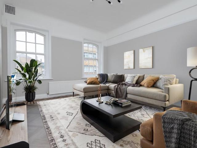 2 bed flat to rent in Richmond Hill, Bournemouth, BH2