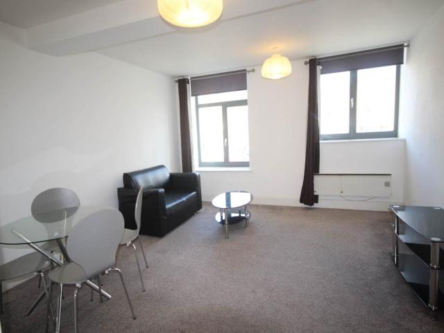 2 bed flat to rent in Woolston Ware house, Grattan Road, BD1