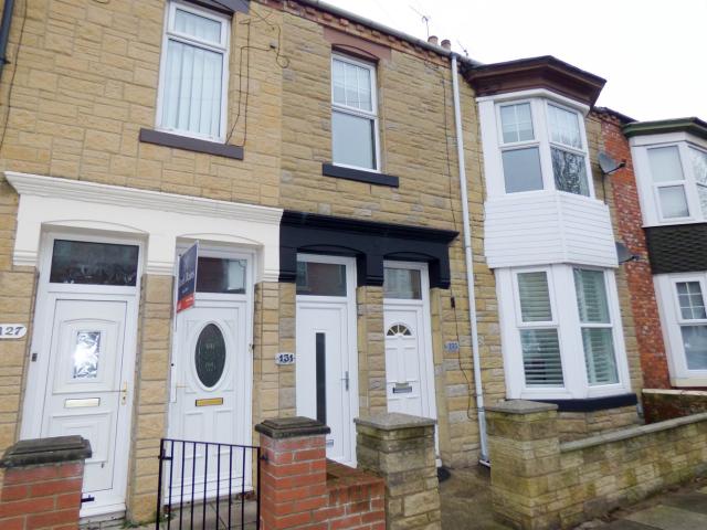 2 bed flat to rent in Wharton Street, South Shields, NE33