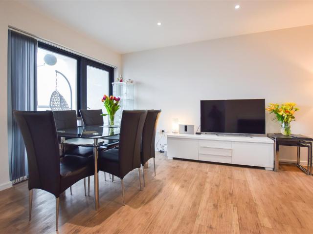 2 bed flat to rent in Williams Way, Wembley | Daniels Estate Agents