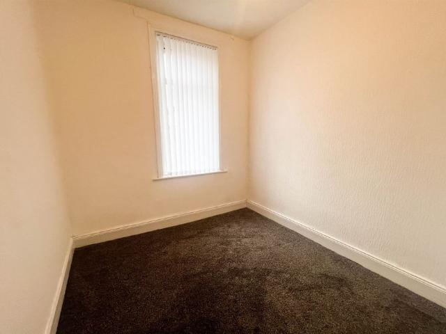 2 bed flat to rent in Talbot Road, South Shields, NE34